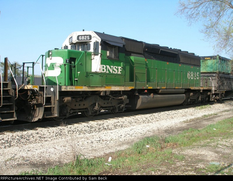 BNSF 6825